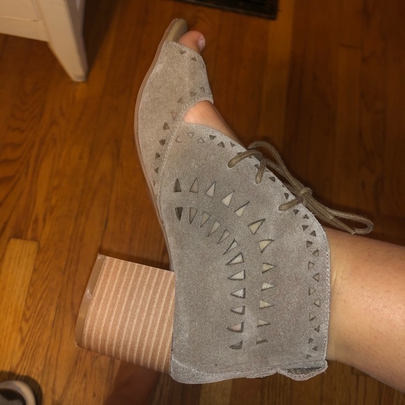 American Eagle Outfitters | Shoes | American Eagle Chunky Heel Aztec ...